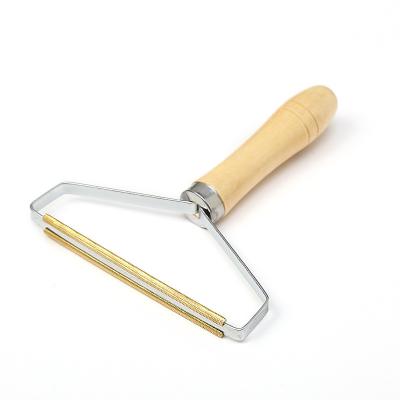 China Pet Hair Remover Brush Wooden Handle Stainless Steel Bristles 16x13cm for Dogs Cats for sale