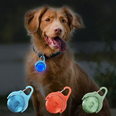 China IPX8 Waterproof USB Rechargeable Dog Light Up Tag for Night Walking 50mmx70mm for sale