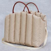 China Sustainable Pet Travel Bag Portable Cat Dog Carrier with Ventilation Panels Eco Friendly for sale
