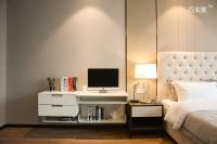 China White Modular Wall Shelving System Adjustable Track Mounted Floating Shelves with Drawer for sale
