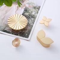 China Modern Gold T-Shaped Light Luxury Zinc Alloy Dresser Cabinet Drawer Handle Knob New Design Kitchen Hardware for sale