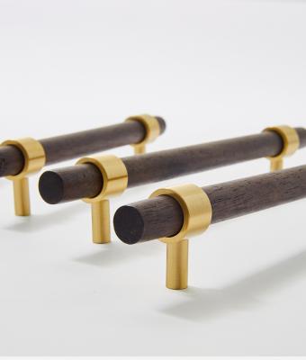China Modern Single Hole Gold Knob Light Luxury Brass Walnut Design for Nordic Wardrobe Drawer and Cabinet for Kitchen Wine Storage for sale