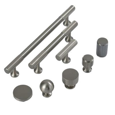 China Modern Nordic Brass Solid Handle Vertical Knurled Vintage Handle for Kitchen Cabinets Dresser & Wardrobe Shoe Cupboard for sale