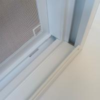 China Double Hung White Vinyl Window With Screen UPVC Frame And Glass Pane for sale