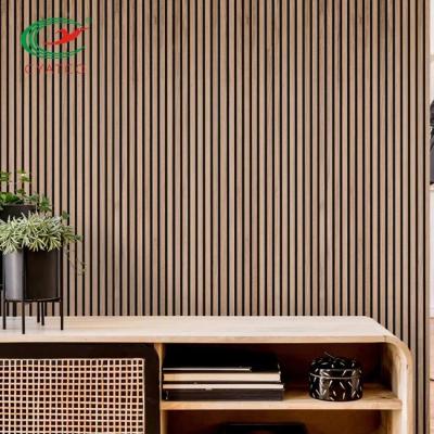 China Natural Oak Wood Slat Accent Wall Flameproof For Room Decoration for sale
