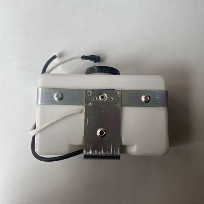 China Universal Bus Windshield Washer Reservoir 5207-00015 IP67 41L/min 20MPa Yutong King Long Higer Ankai Bus Spares Parts for sale