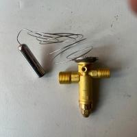 China King Long Yutong Bus AC Danfoss Expansion Valve 067N7169 Precision Temperature Bus Spares for sale
