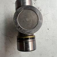 China high-grade Driveshaft Universal Joint Cross with -40℃ to 120℃ Temperature Range, ≤ 0.005mm Cylindricity, and ±25° Swing Angle for King Long, Higer & Yutong Buses for sale