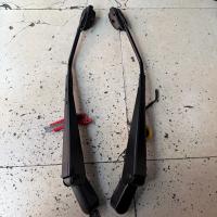 China Universal High-Strength Steel Bus Wiper Arm with Corrosion-Resistant Coating and 680mm Length for sale