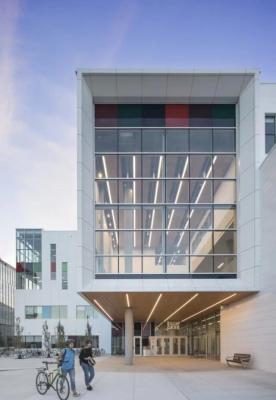 China Customized Glass Curtain Wall with Thermal Insulation and Aluminium Color for Modern Aesthetics for sale
