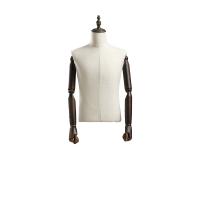 China Male Half Body Mannequin with Natural Body Curve for Fashion Stores for sale