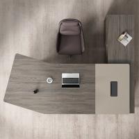 China Solid Wood Executive Desk Stylish Modern Design for Comfortable Office Furniture for sale