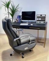 China Comfortable Modern Design Boss Chair with Wireless USB Charging and Electric Massage for sale