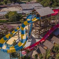 China Sea World Splashers Playground Children'S Water Park Fiberglass Swimming Pool Slide for sale