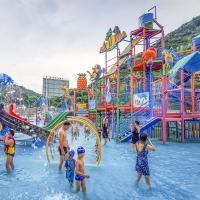 China Customized Aquatic Playground Entertainment Splash Party Fiberglass Slide Water Theme Aqua House for sale