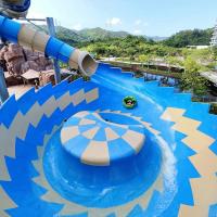 China 6 Lane Commercial Fiberglass Water Play Equipment Slide for Hill Plastic Water Slide for Water Theme Park for sale