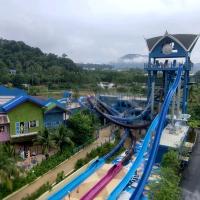 China Outdoor Water Adventure Water Park Equipment Leisure Swimming Pool Resort and Hotel Swimming Pool Waterslide Fiberglass House for sale