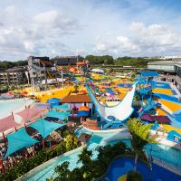 China Commercial Water Playground Amusement Park Comprehensive Inflatable Water Play Games Theme Land Park for sale