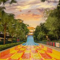 China Water Splash Park Play Equipment Children Fiberglass Water Slide Manufacturer Customized Mini Boomerang Slide for sale