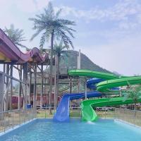 China OEM ODM Amusement Park Swimming Pool Outside Fiberglass Water Slide for sale