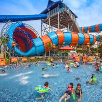 China Hot Sale Fiberglass Water Slides Prices Amusement Park Equipment Outdoor Water Slides Adult Water Park Slide for sale