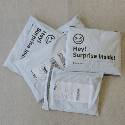 China Self Sealing Poly Mailer Bag Lightweight Eco Friendly Shipping Bag Waterproof With Adhesive Strip for sale