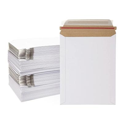 China Custom White Cardboard Envelope Lightweight Kraft Cardboard Envelopes For Protecting Documents for sale