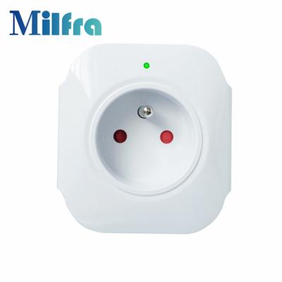 China Portable Wi-Fi Smart Plug 16A 220V Remote Control Outlet for Home Automation for sale
