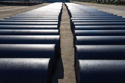 China Stable Performance 450mm Uhp Grade Graphite Electrodes  For Smelting Steel for sale