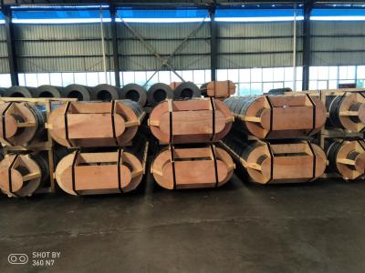 China UHP Graphite Electrode 650mm Diameter 4.5-5.8 μΩM Resistance for Steel Making EAF for sale