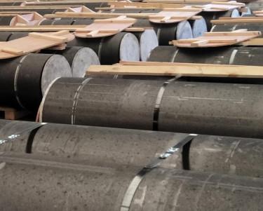 China UHP700 UHP Graphite Electrodes For EAF Electric Arc Furnace for sale