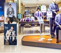 China P2.5 Vertical LED Display Poster - 160,000 Dots/m² Pixel Density, 1200 cd/m² Brightness for Commercial Advertising for sale