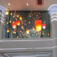 China YUYI P3.91-7.82 Transparent LED Screen 75% Transparency 800cd Indoor Display Panel for sale