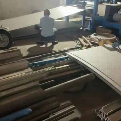 China Hot Rolled Stainless Checker Plate 3mm 4mm 5mm 6mm 8mm For Floor for sale