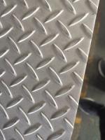 China 304 Stainless Steel Checkered Plate Hot Rolled Anti-Slip Press Stamping Patterned Sheet for sale