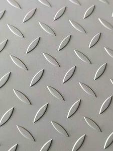 China 304 Stainless Steel Checkered Plate Diamond Plate Anti-Slip Hot Rolled for Industrial Use for sale