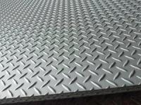 China SS304 Stainless Steel Checkered Plate Cold Rolled with Polished Surface for Anti-Slip Flooring for sale