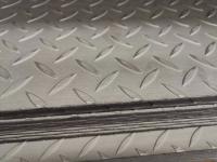China 304 Stainless Steel Checkered Plate Hot Rolled Anti-Slip for Industrial Flooring for sale