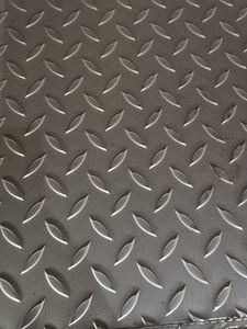 China SUS304 Hot Rolled Stainless Steel Checker Plate Anti-Slip Chequered Plate for Industrial Flooring for sale