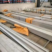 China Hot Rolled Stainless Steel Channel Bar and Angle Bar with Bright Surface in Grade 201 304 316L for sale