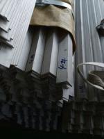 China Hot Rolled Stainless Steel Angle Bar 304 with Corrosion Resistance and High Temperature Durability for sale
