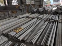 China Hot Rolled Stainless Steel Angle Bar SS304 with Bright Surface and 30*30-100*100 Specifications for sale