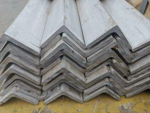 China ASTM A276 TP304 Hot Rolled Stainless Steel Angle Bar in 30*30-100*100 Sizes for Structural Applications for sale