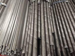 China Polished Surface High Tensile Strength 4340 Alloy Steel Round Bar for Mold Steel Applications for sale