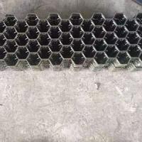 China ASTM JIS GB Standard Stainless Steel Punching Hole Wire Mesh with 40*40mm 50*50mm Hole Size and 8% Nickel Content for sale