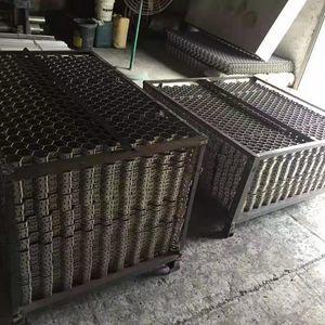 China Stainless Steel Wire Mesh with 50*50mm Hole Size in Grade 410S for Boiler Applications for sale