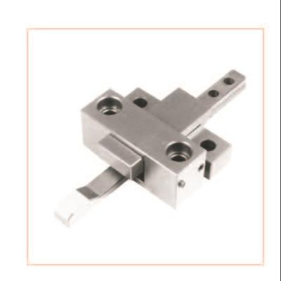 China DIN Standard Mold Locking Device with DLC Coating and 0.005mm Precision for Plastic Injection Molds for sale
