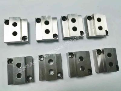 China ASSAB Orvar Supreme Plastic Mould Parts Precision Core Inserts Custom Size 50-52HRC Hardness for sale