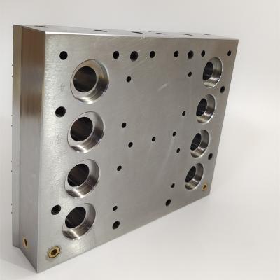 China 1.2083 Steel Multi-Cavity Core Insert for Cosmetic Pump Mold with High Precision and Mirror Polish for sale