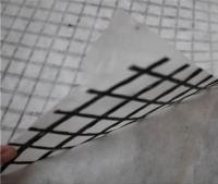 China Anti Cracking Composite Geogrid Mesh Bitumen Coating For Soft Soil Reinforcement for sale